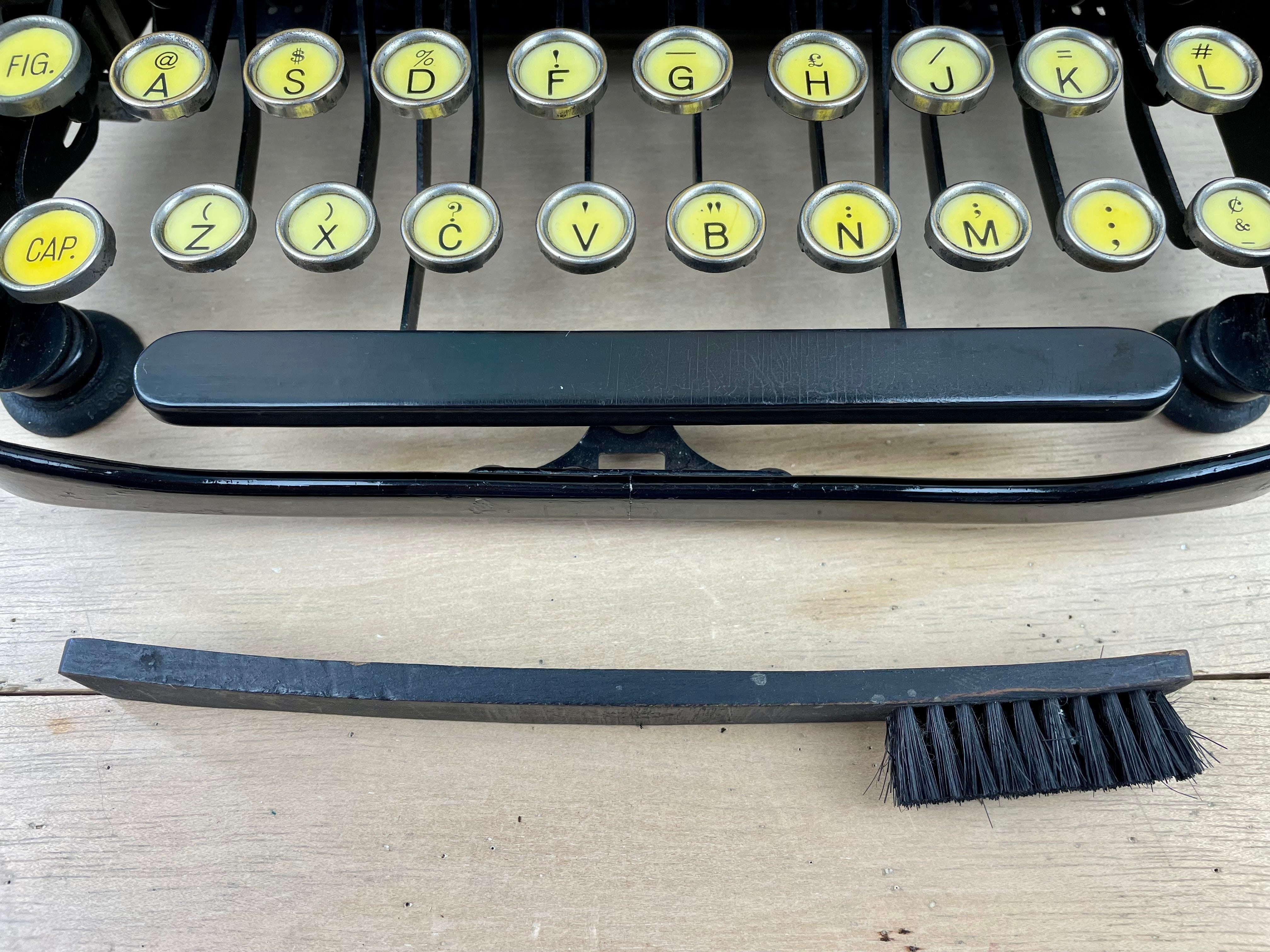 Vintage Wooden Typewriter Brush – Charlie Foxtrot Vintage